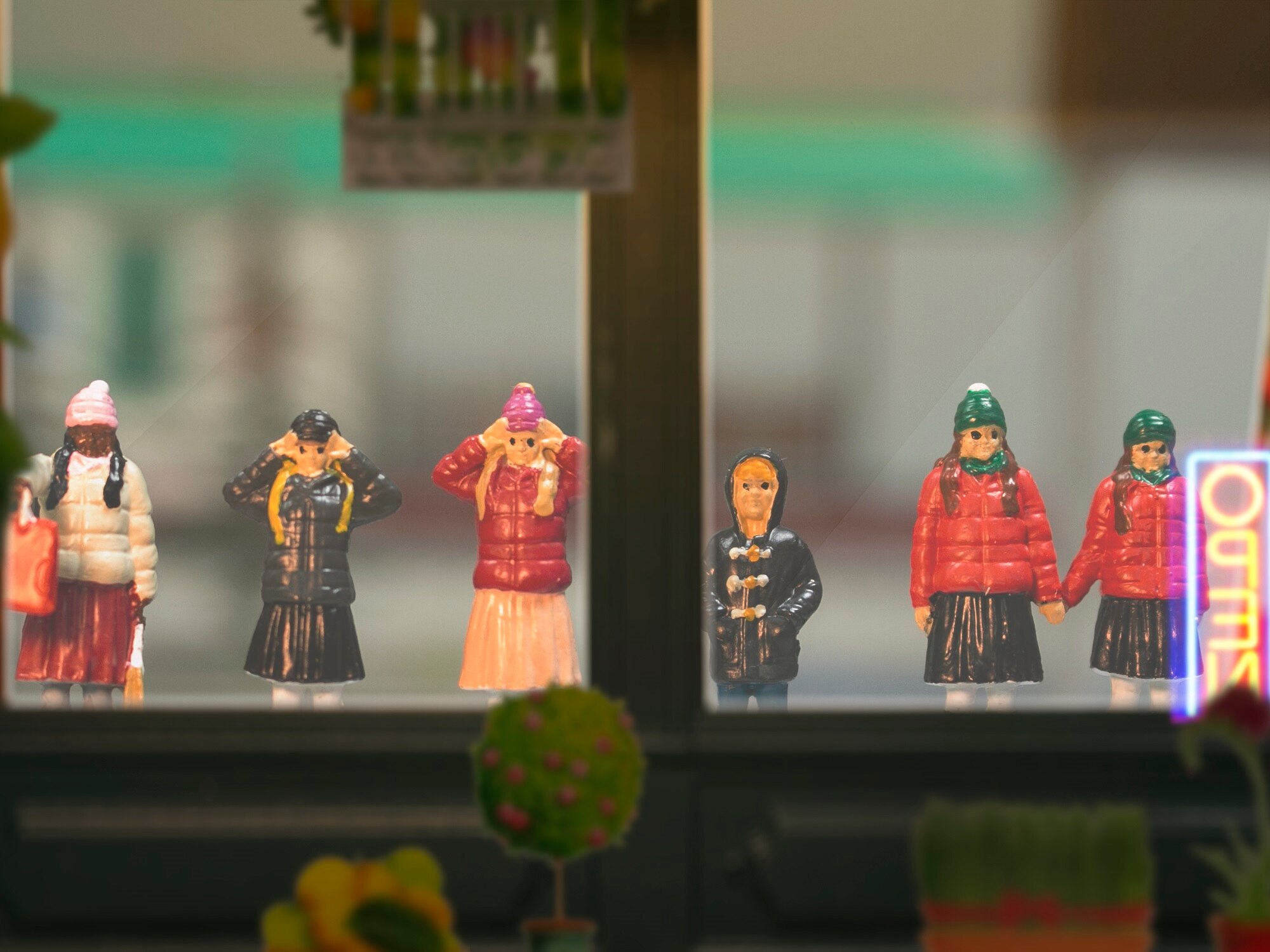 Window Shopper Figures