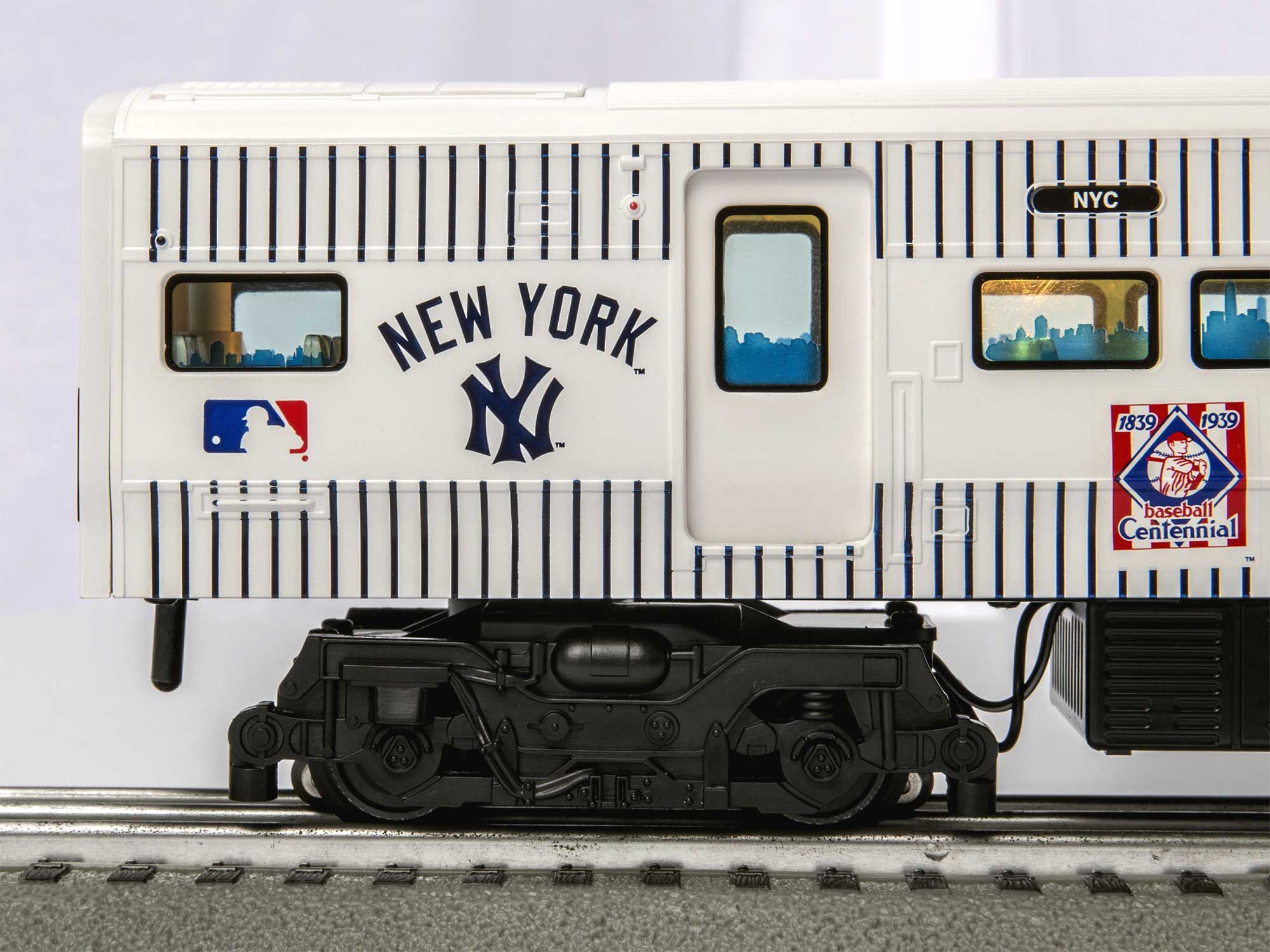 MLB® New York Yankees™ LionChief™ Subway Train Set