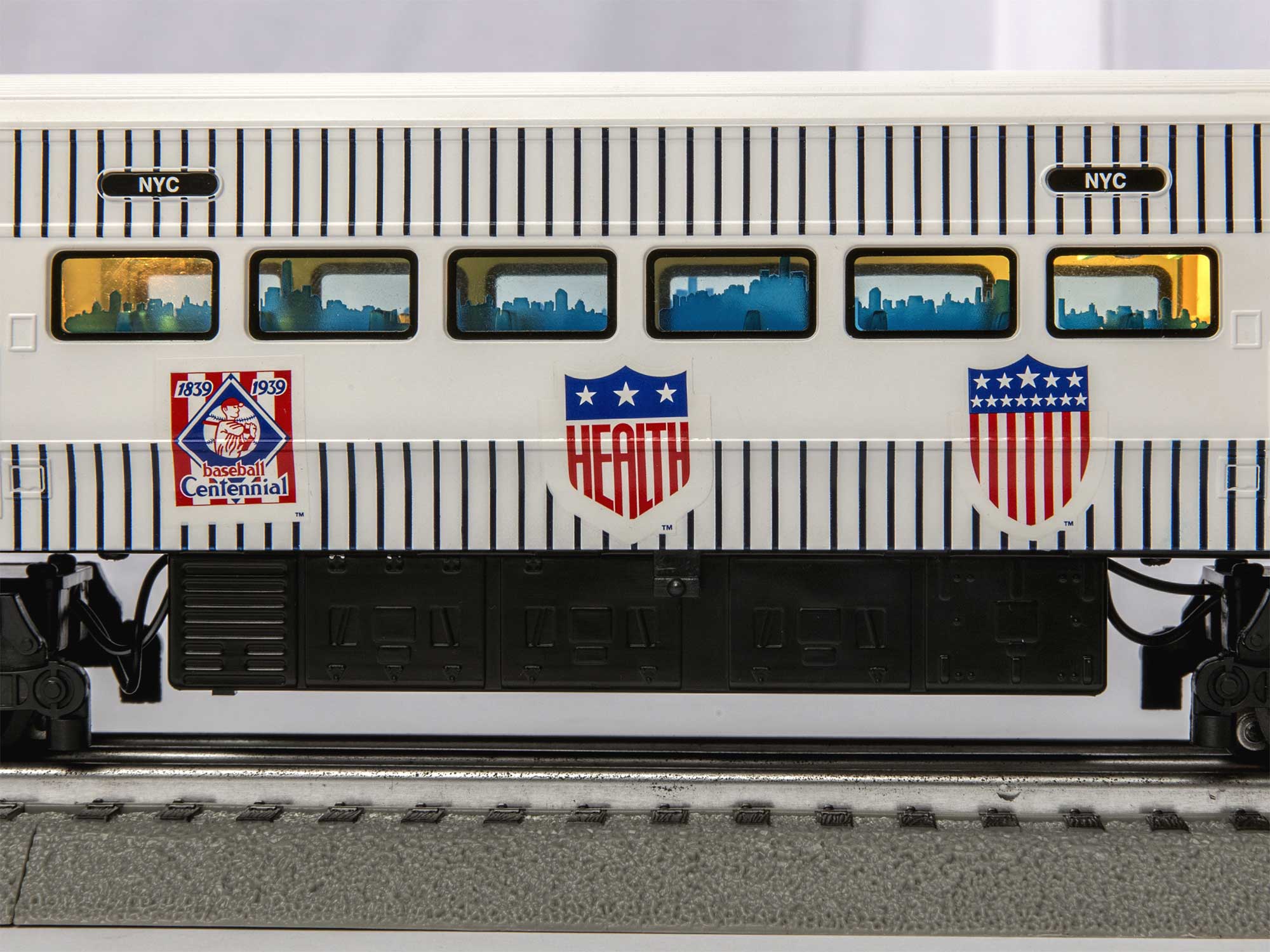 MLB® New York Yankees™ LionChief™ Subway Train Set