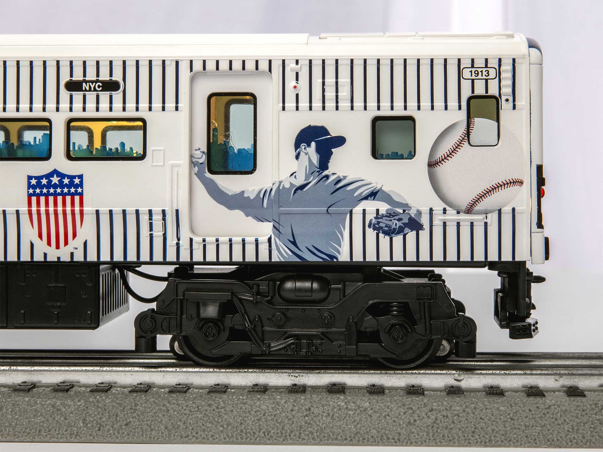 MLB® New York Yankees™ LionChief™ Subway Train Set