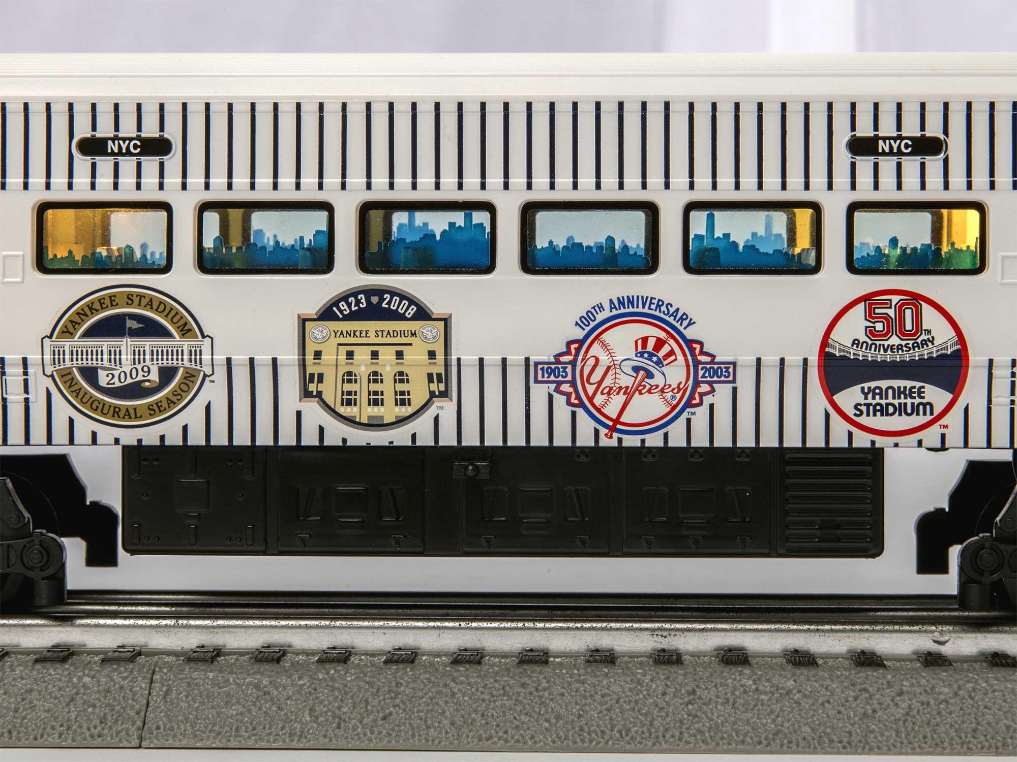 MLB® New York Yankees™ LionChief™ Subway Train Set
