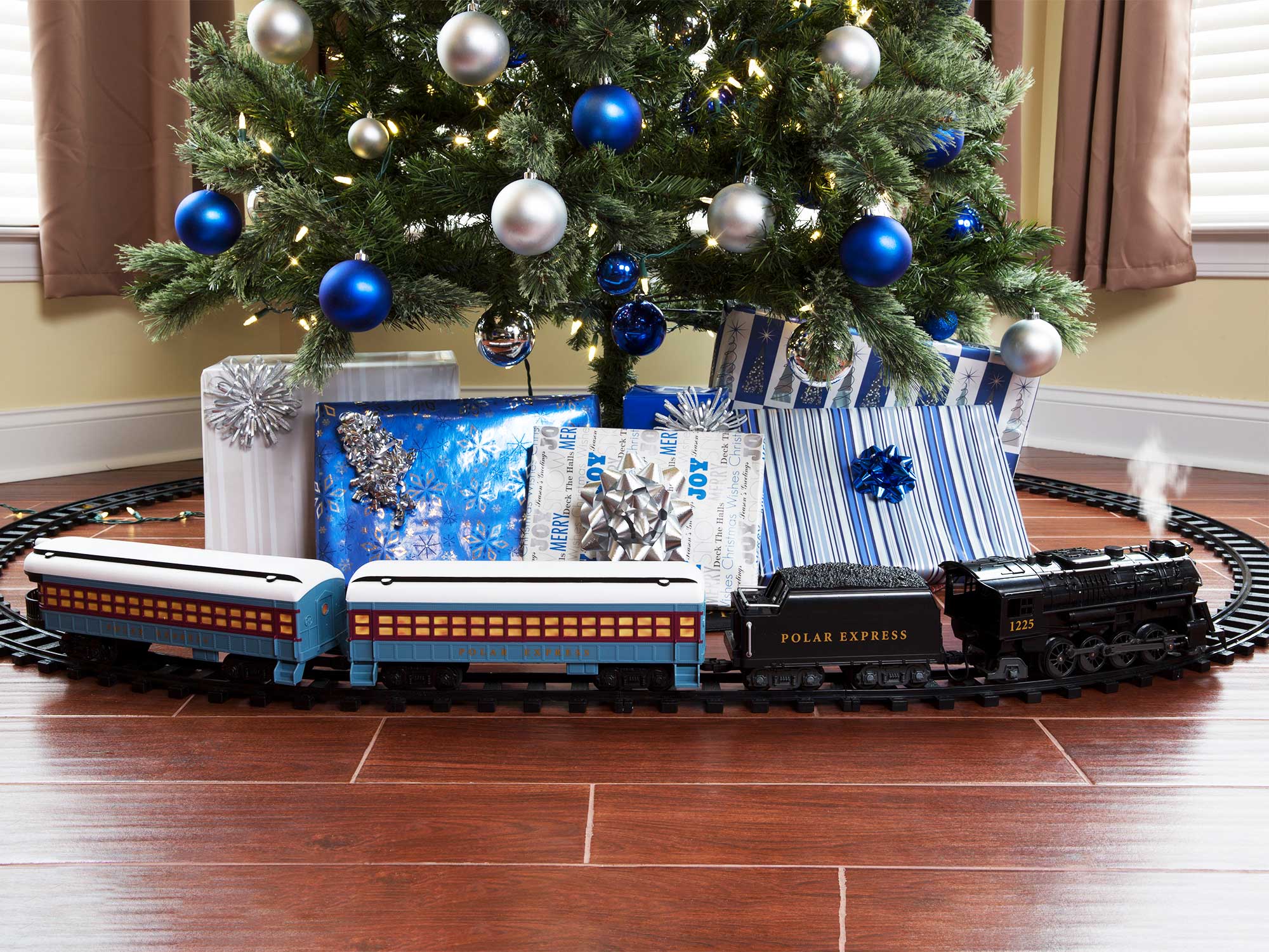 THE POLAR EXPRESS™ Ready-to-Play Train Set w/ Bluetooth