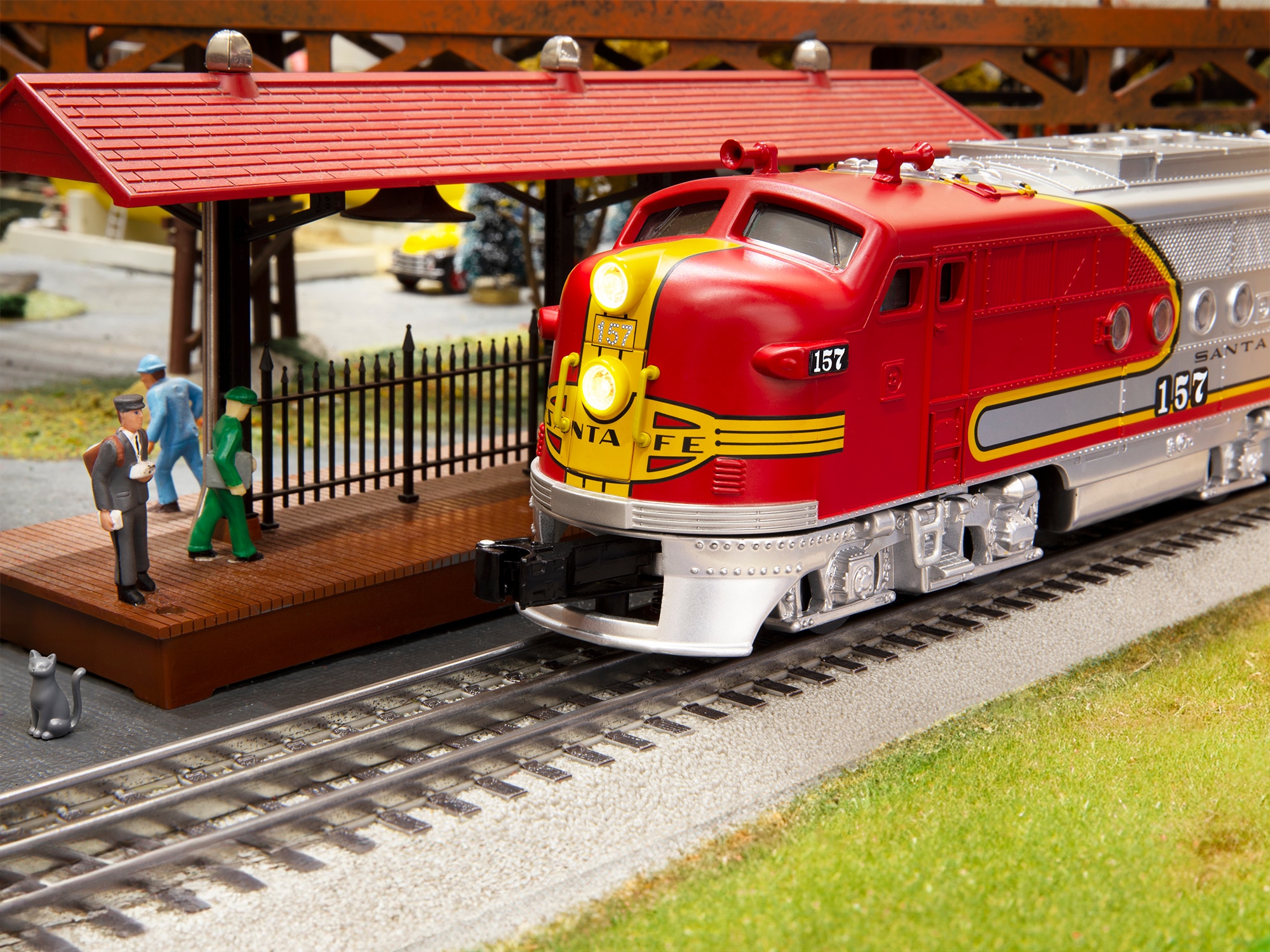 Santa Fe Super Chief LionChief Set with Bluetooth 5.0
